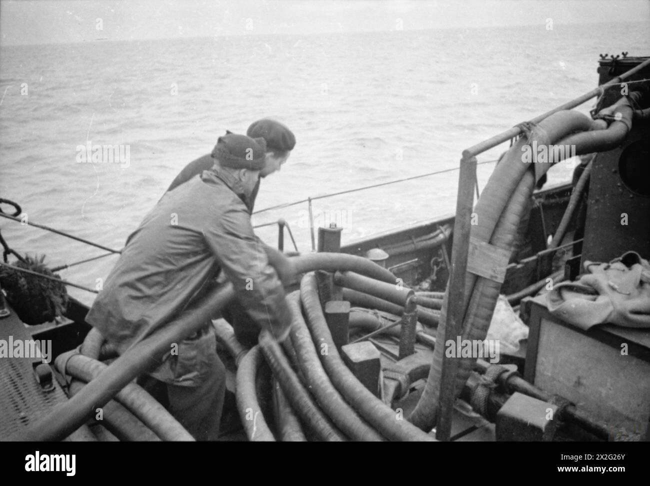 MINESWEEPING. 1940, ON BOARD THE MINESWEEPER, HMT CAYRIAN, SHOWING LIFE ...