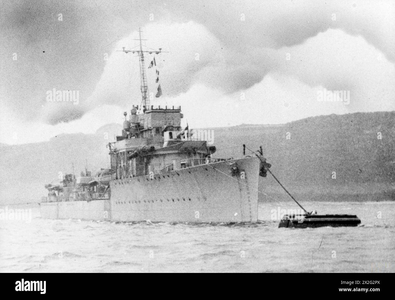 HMS VENOMOUS, BRITISH V AN W CLASS DESTROYER. AUGUST 1944, AT SEA. THE ...