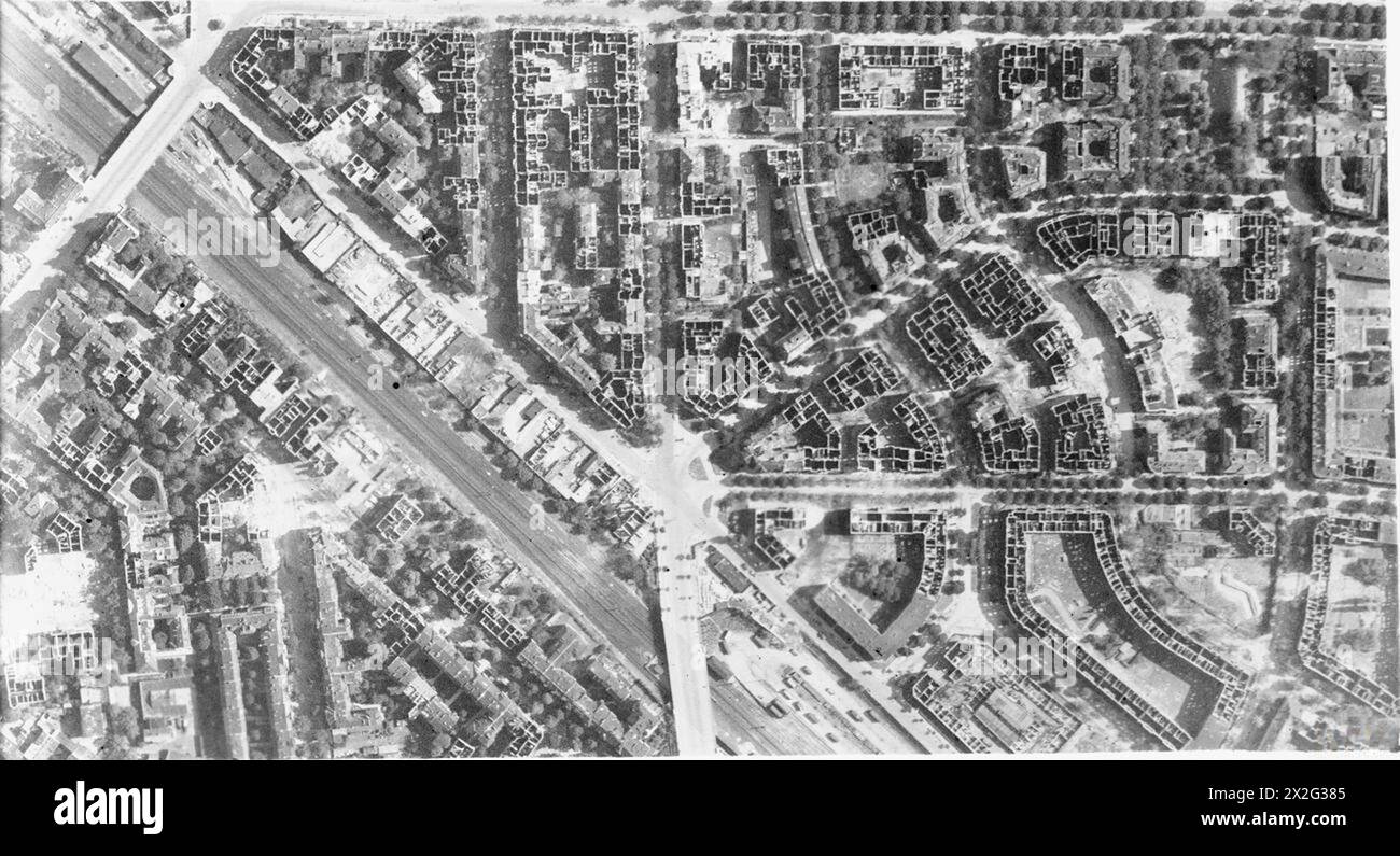 Aerial berlin 1945 hi-res stock photography and images - Alamy