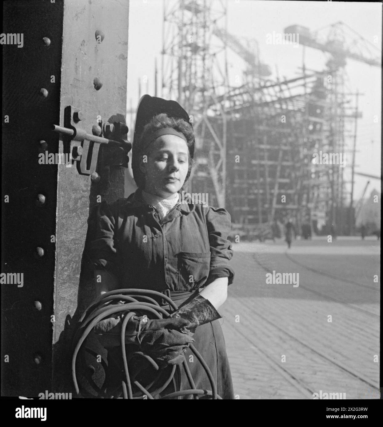 CECIL BEATON PHOTOGRAPHS: TYNESIDE SHIPYARDS, 1943 - A study of a young ...