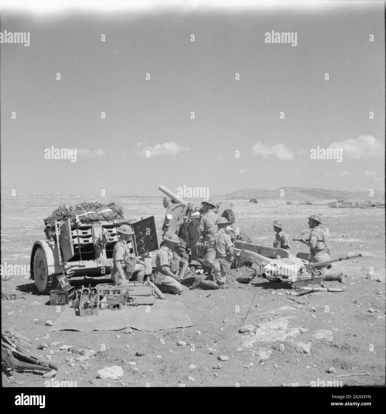 THE BRITISH ARMY IN CYPRUS 1941 - A 25-pounder field gun in action ...