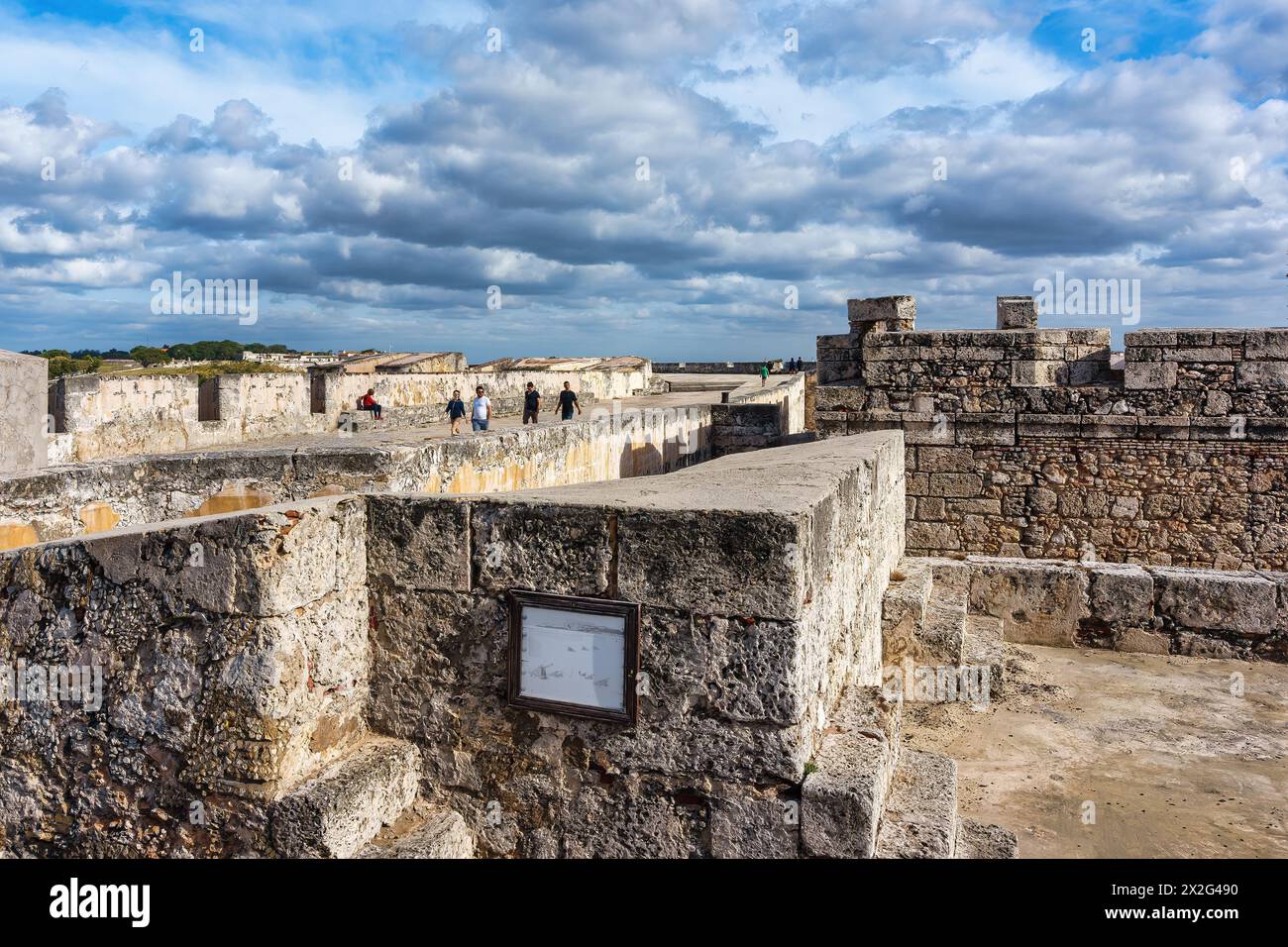 Stone wall fortification hi-res stock photography and images - Alamy