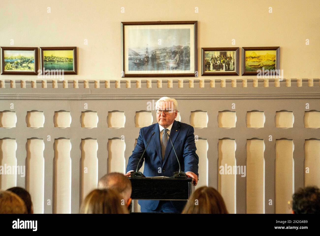 Turkish workers train hi-res stock photography and images - Alamy