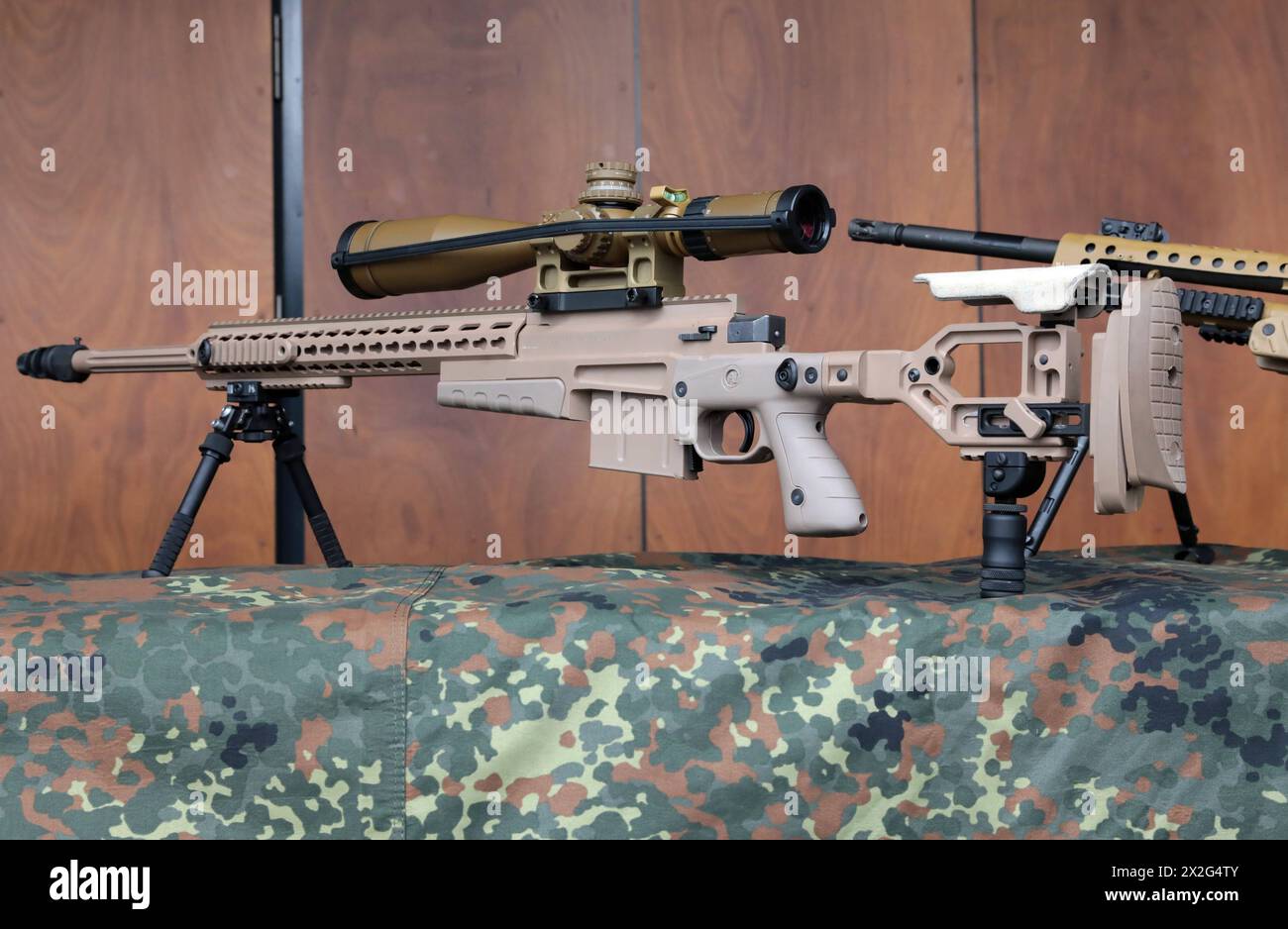 Eine Auswahl von Waffen und Ausrüstung des Kommando Spezialkräfte KSK ...