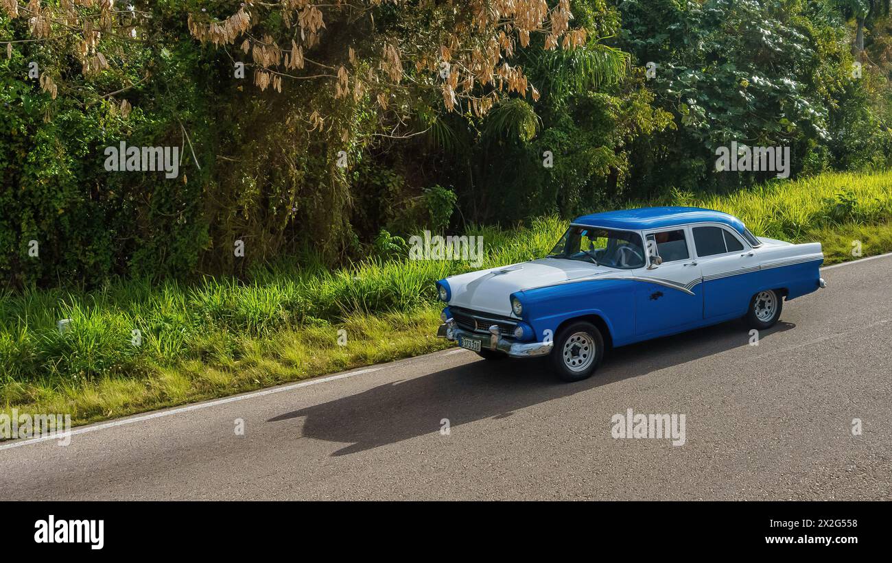 Old american ford car hi-res stock photography and images - Alamy