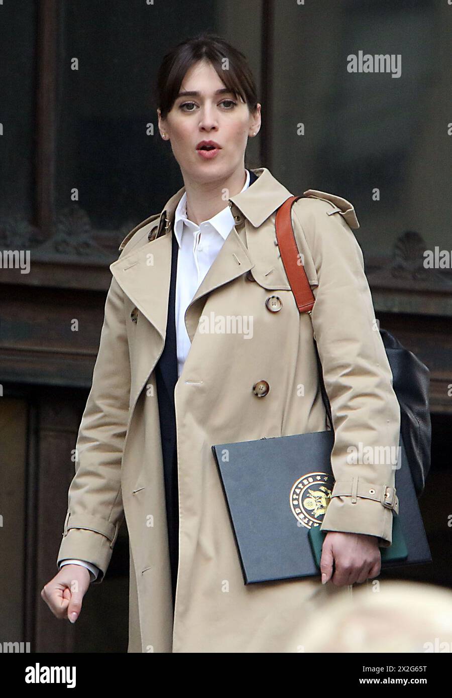 Lizzy Caplan filming on location for Netflix's series Zero Day at New ...