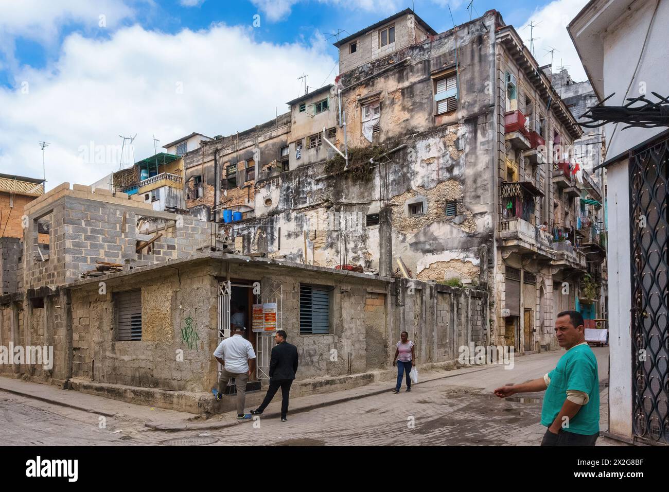 damaged destroyed, run down building exterior, havana, cuba Stock Photo ...