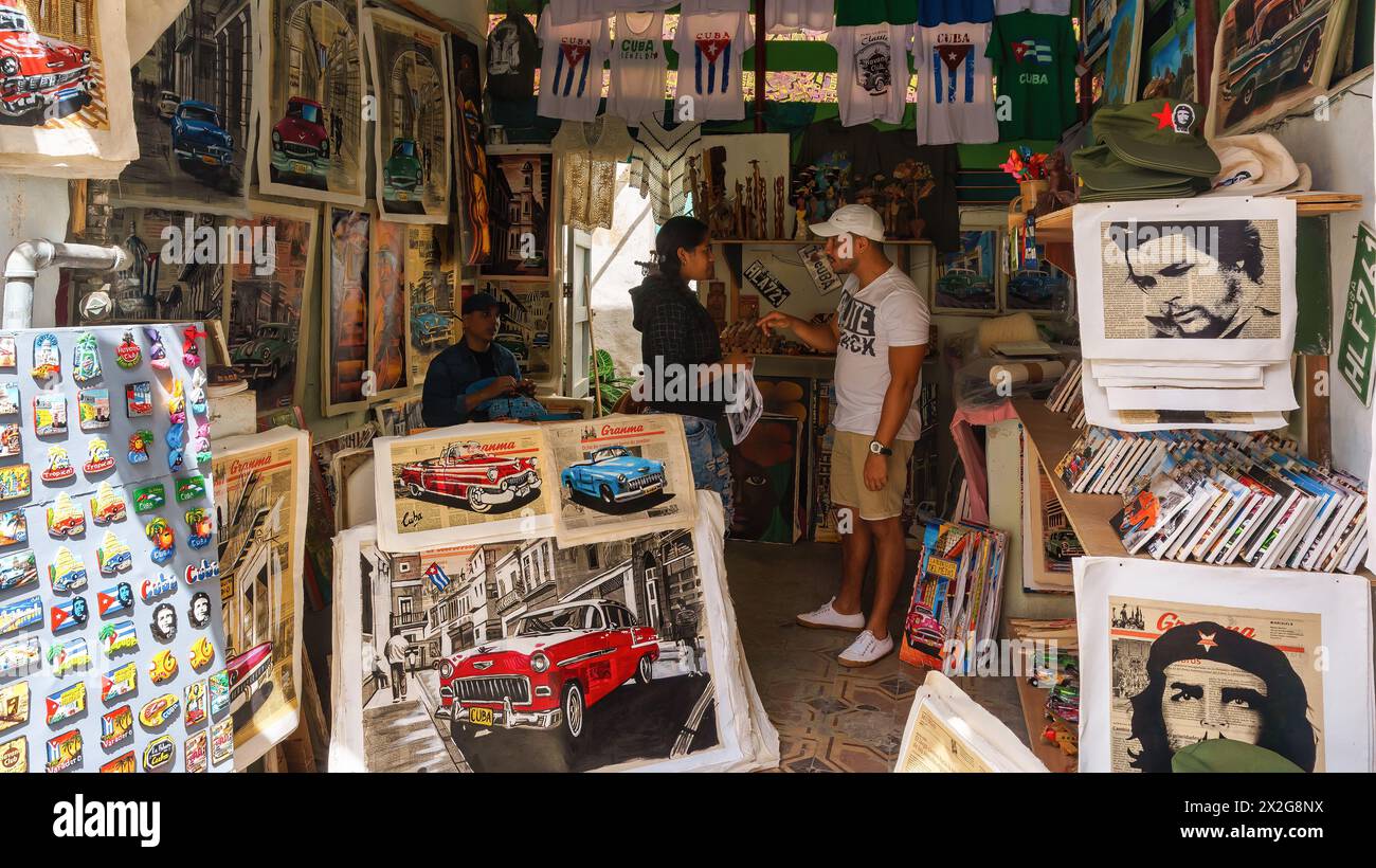 Old cuban store hi-res stock photography and images - Alamy