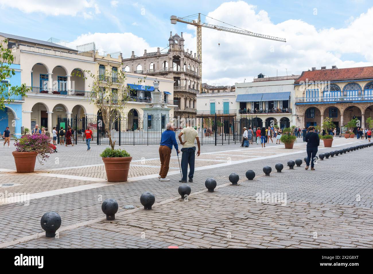 Plaza Vieja or Old Plaza in Old Havana, Cuba Stock Photo - Alamy