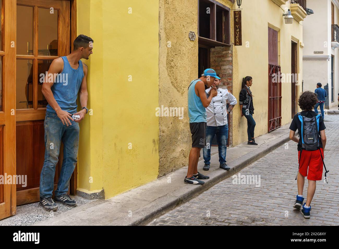 Havana lifestyle hi-res stock photography and images - Alamy