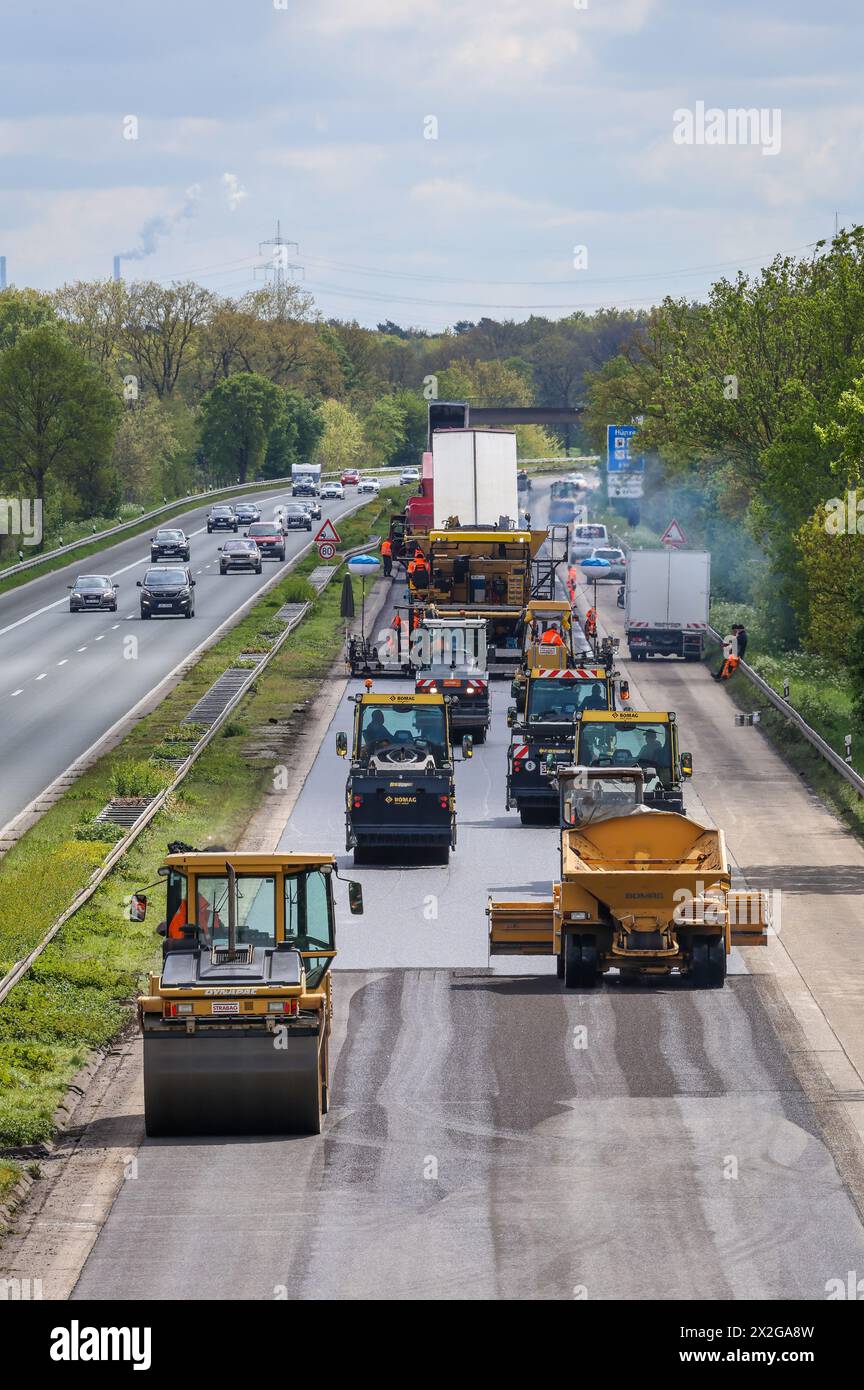 Road tarring machine hi-res stock photography and images - Alamy