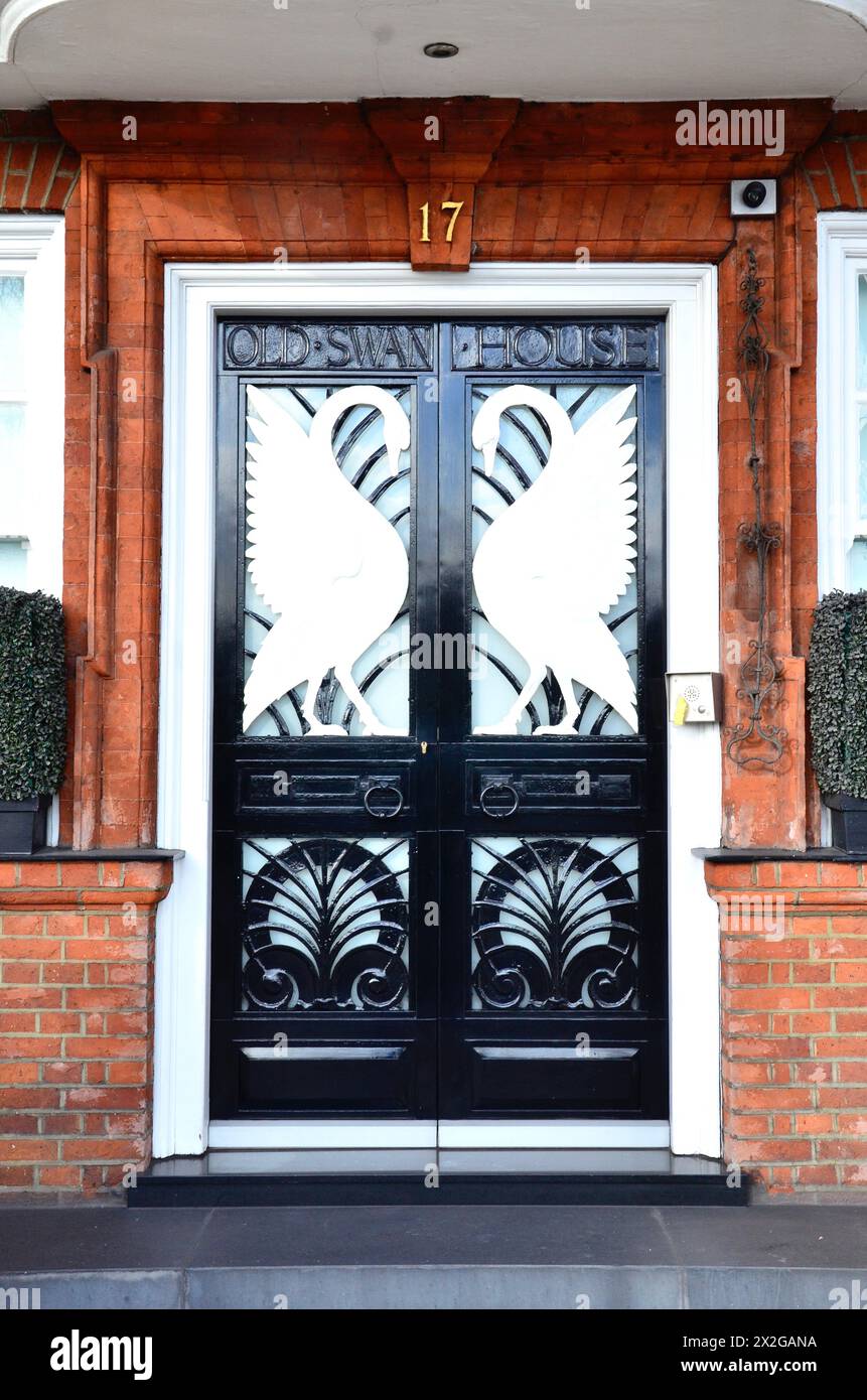 Swan house chelsea embankment hi-res stock photography and images - Alamy