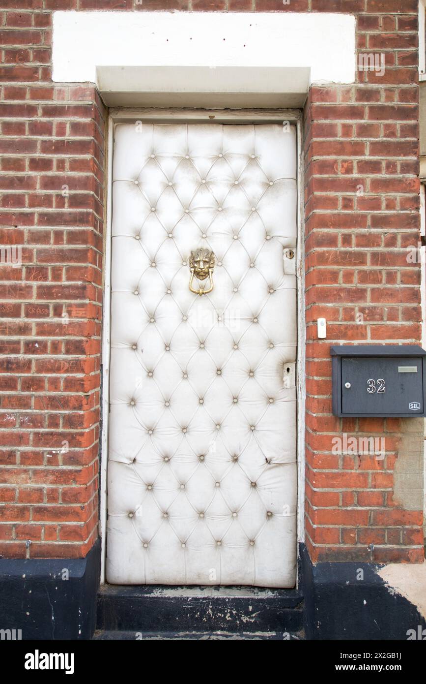 Padded door hi-res stock photography and images - Alamy