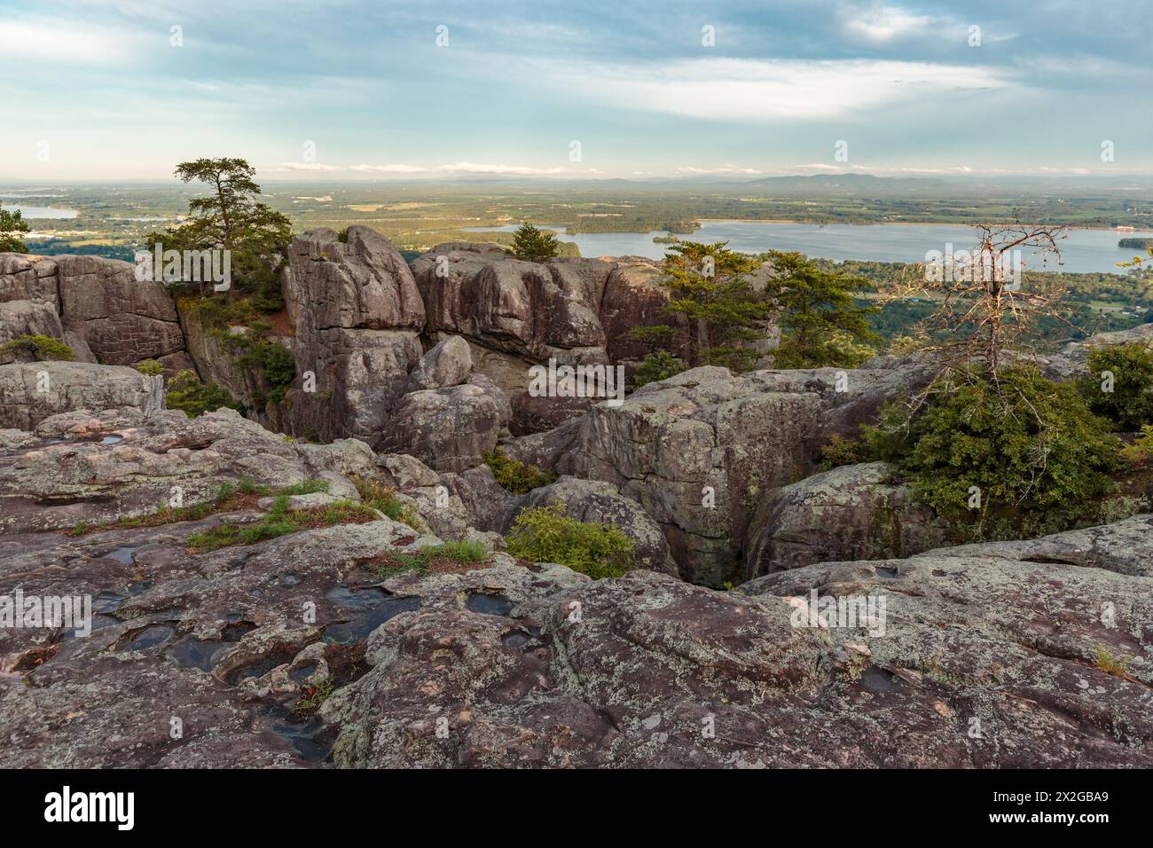 View of Weiss Lake from Cheyene Rock Village park near Leesburg ...