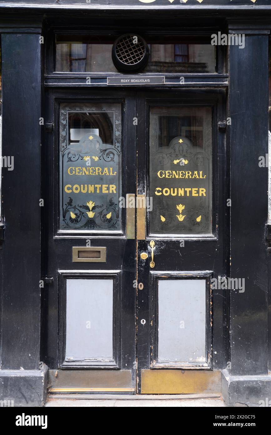 Doors of The Seven Stars pub, Holborn, London Stock Photo - Alamy