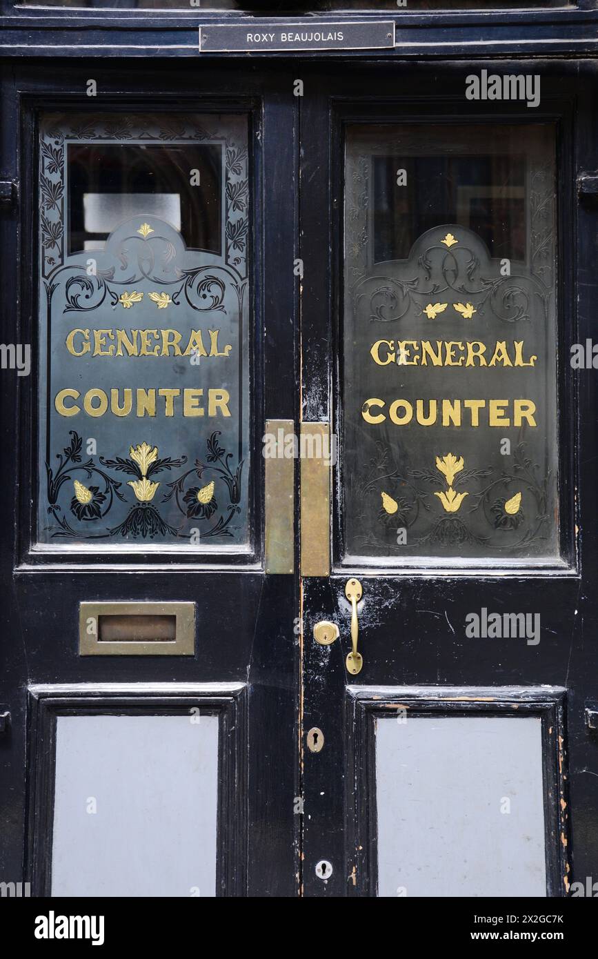 Doors of The Seven Stars pub, Holborn, London Stock Photo - Alamy