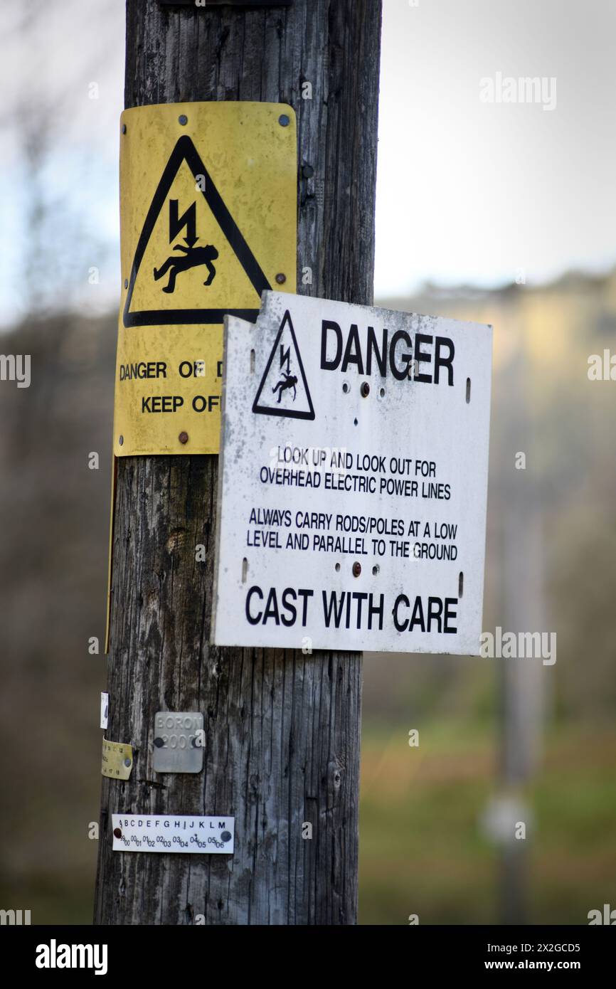 ELECTRICITY DANGER OF DEATH WARNING SIGN ON POLE RE FISHERMEN CHILDREN ...