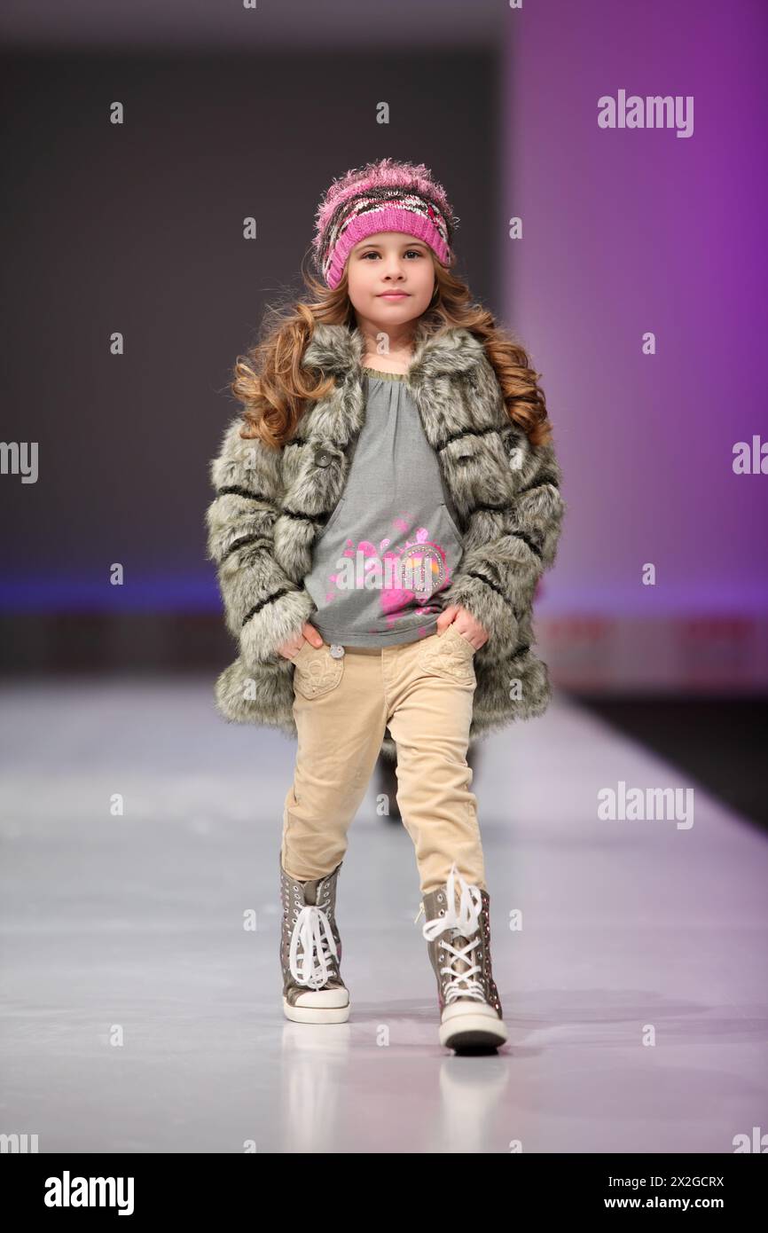 Child girl model catwalk hi-res stock photography and images - Alamy