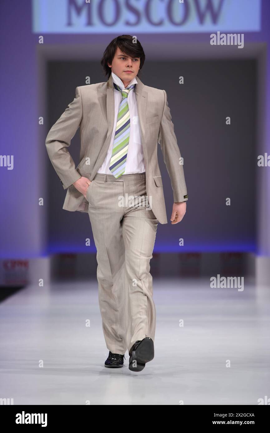 Suit catwalk hi-res stock photography and images - Alamy