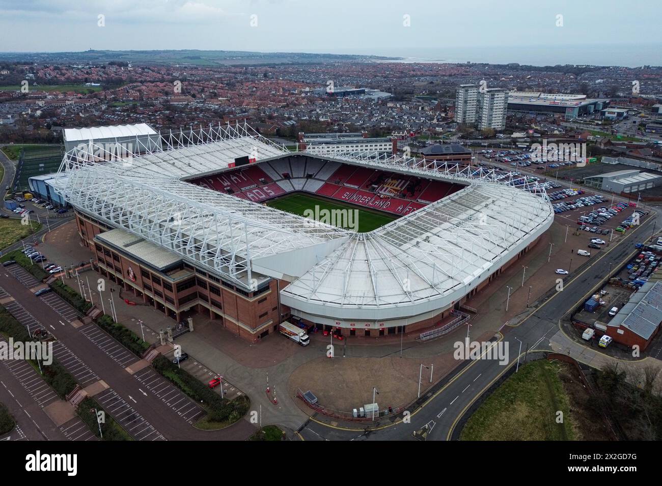 Sunderland stadium of light aerial view hi-res stock photography and ...