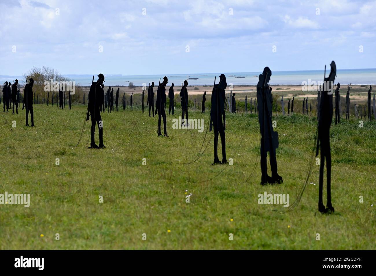 Ver Sur Mer, France. 22nd Apr, 2024. Landing in Normandy 1 475 statues ...