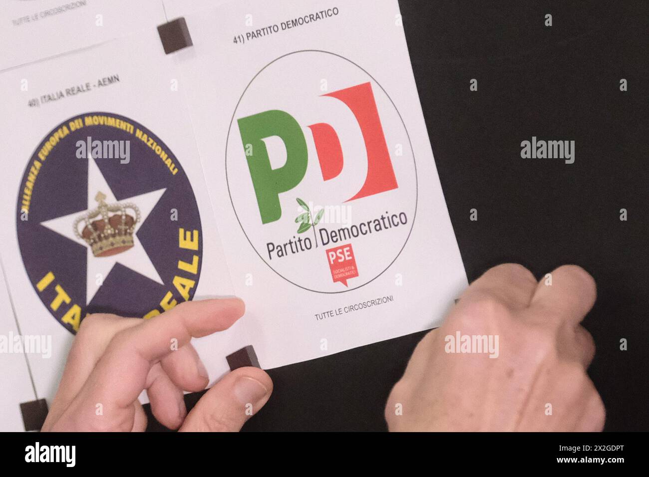 Simbolo pd hi-res stock photography and images - Alamy