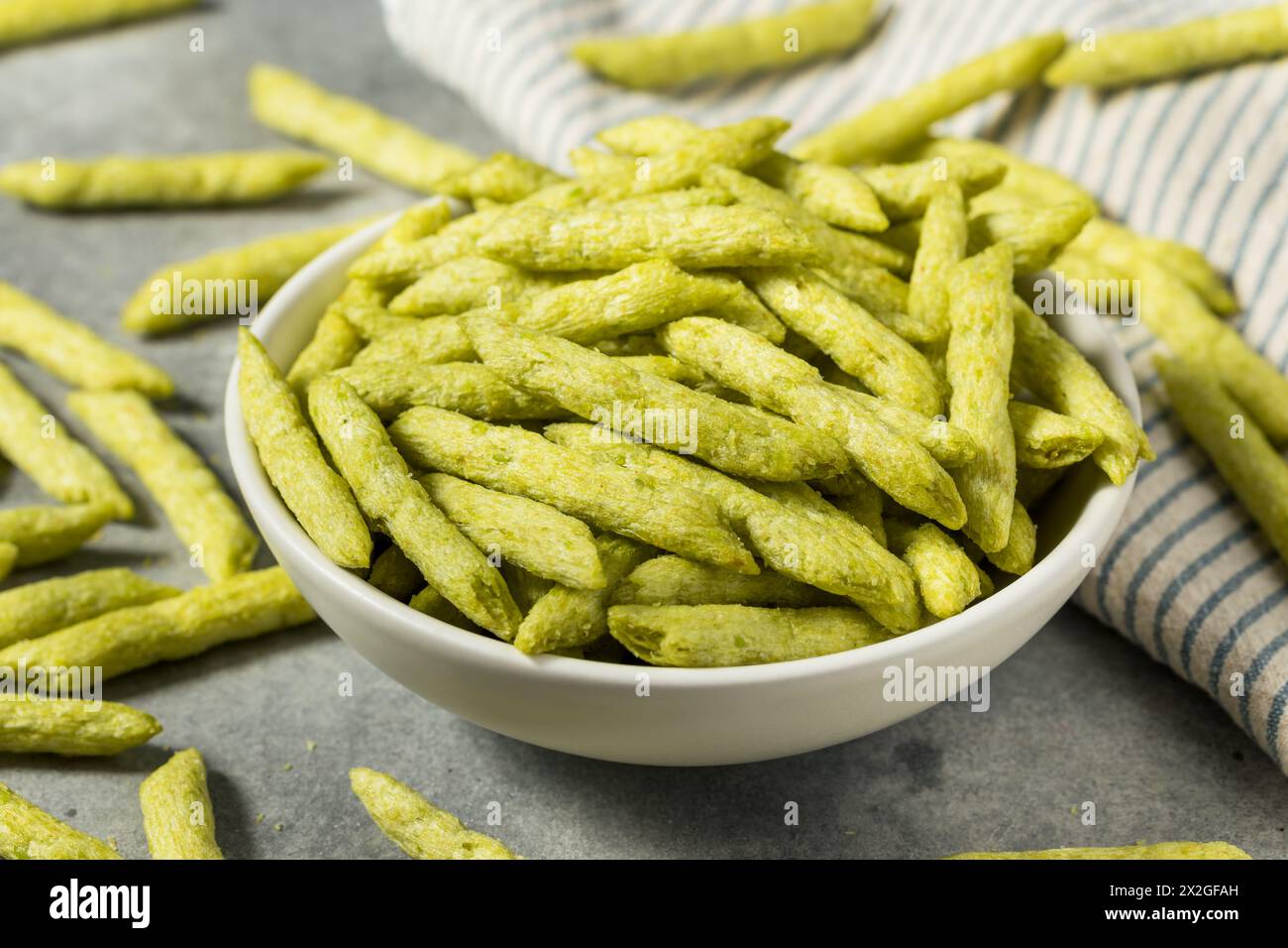 Snap pea chips hi-res stock photography and images - Alamy