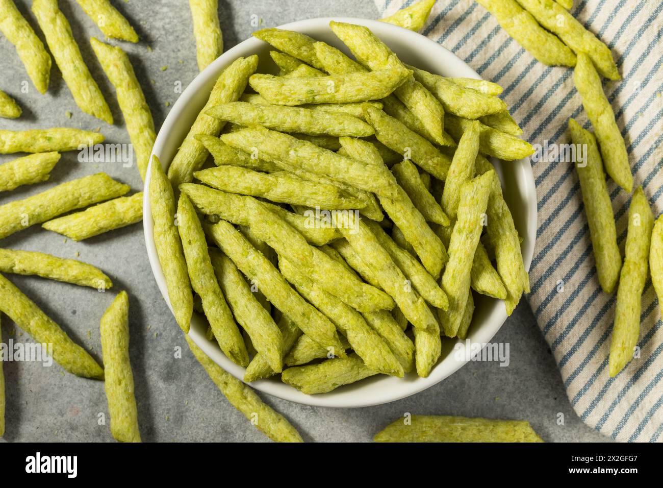 Fried Snap Pea Crisps Chips with Sea Salt Stock Photo - Alamy