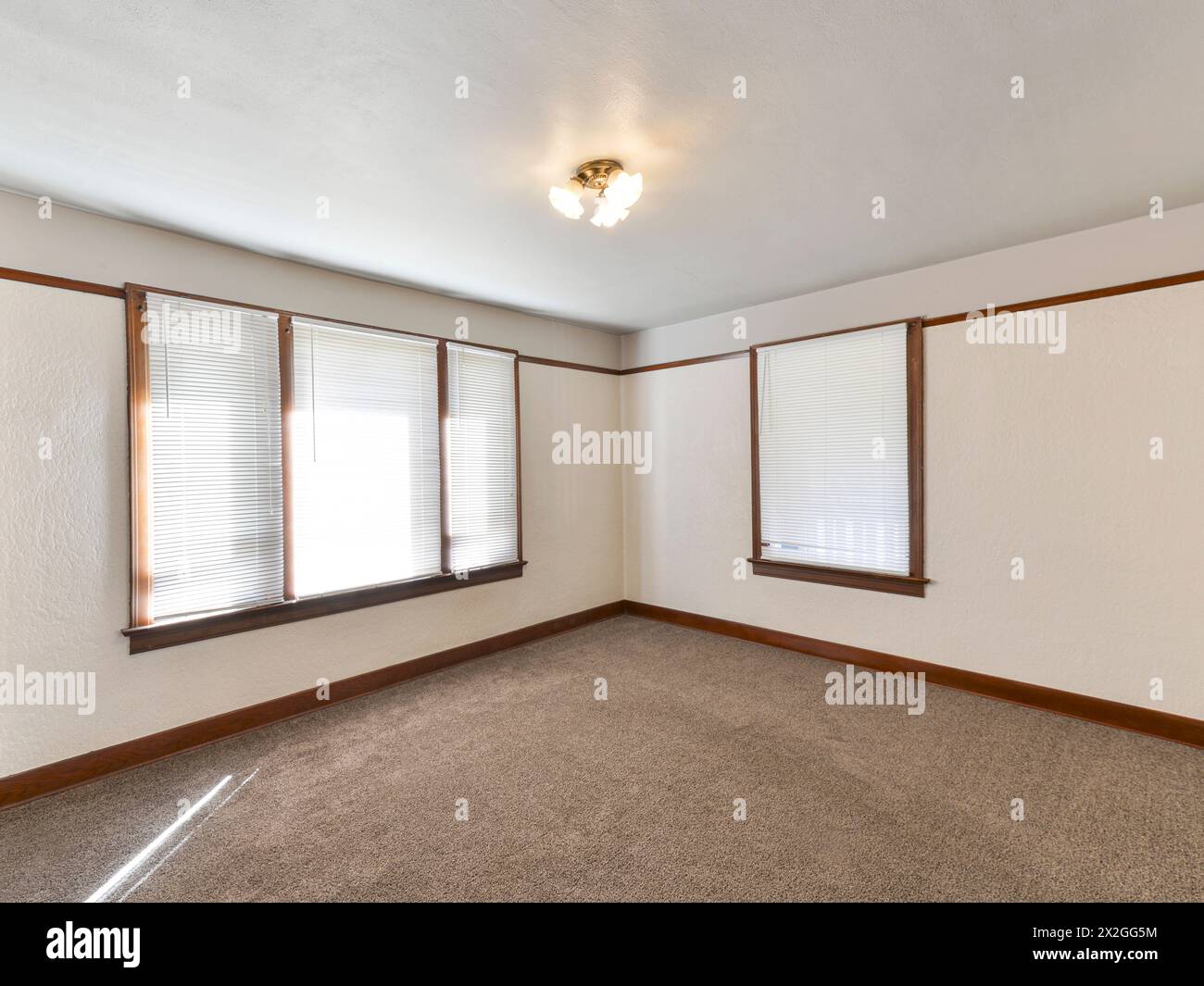 Modern residential empty dining room or living room Stock Photo - Alamy