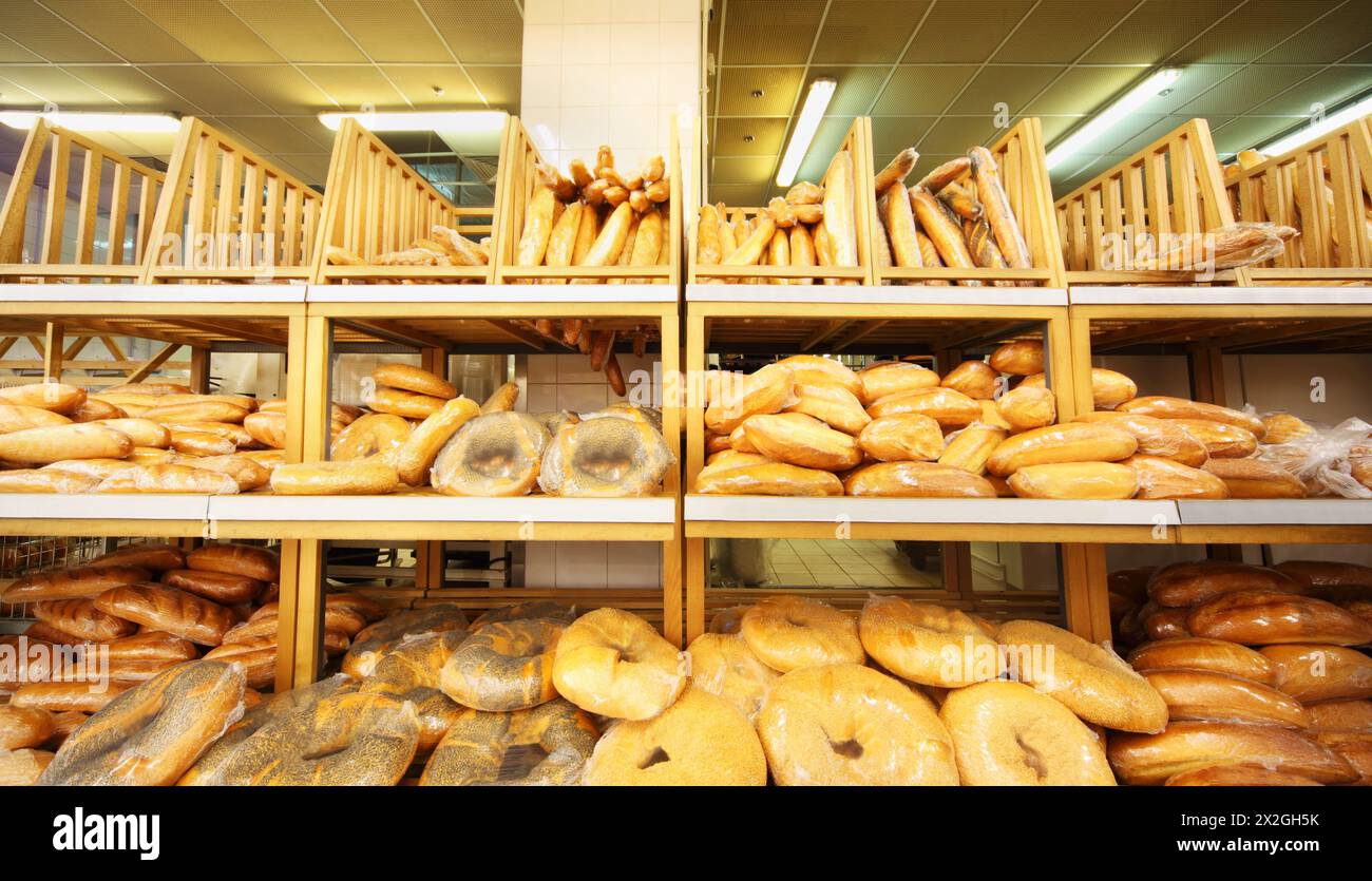 Crisp loaves hi-res stock photography and images - Alamy