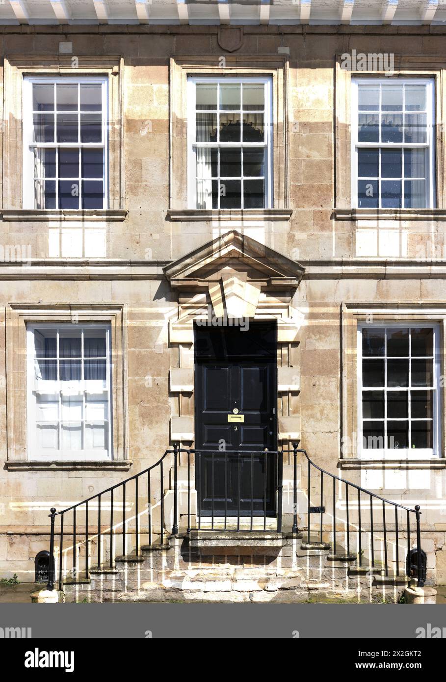 Neo classical symmetry hi-res stock photography and images - Alamy