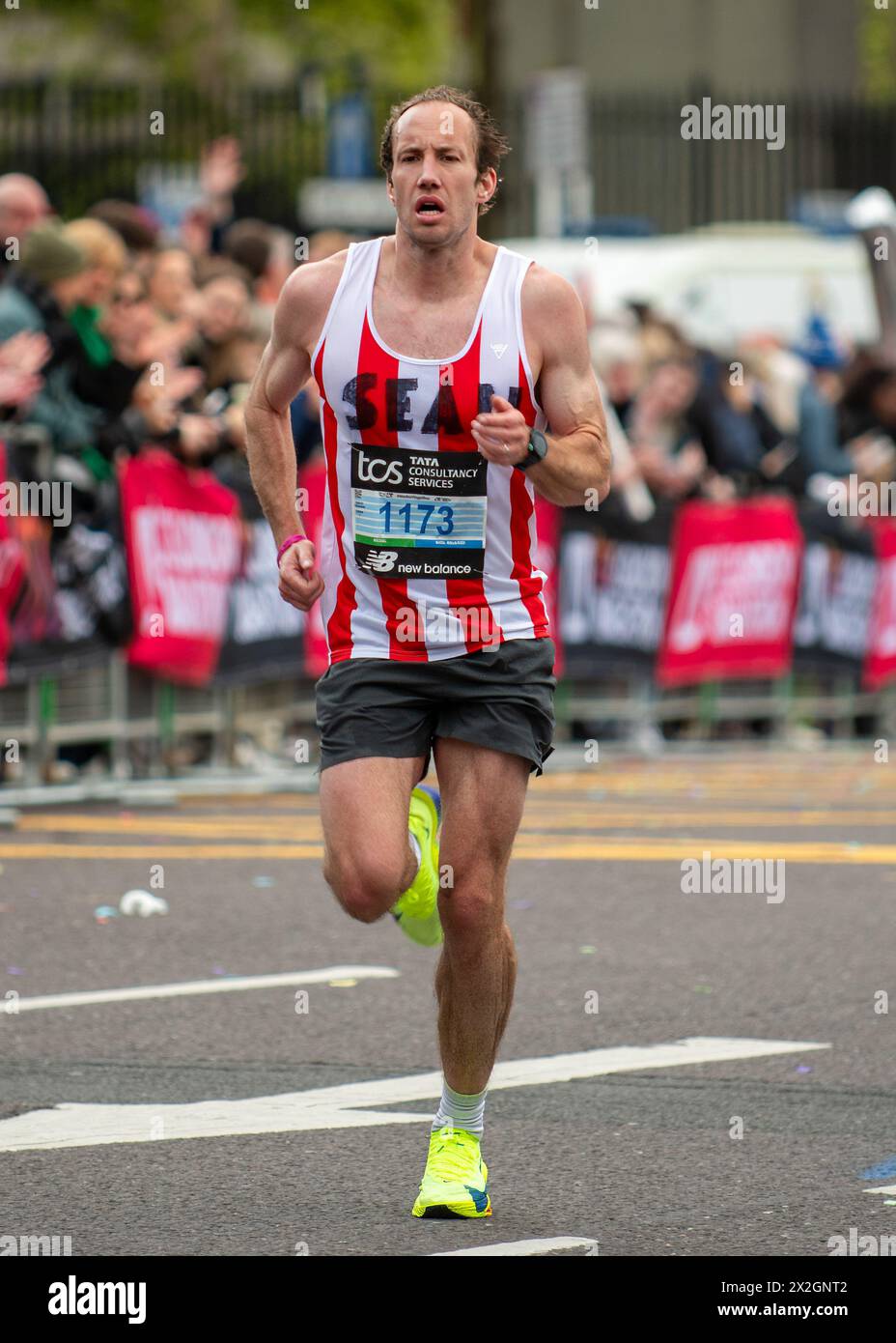 2024 london marathon mark dunn hi-res stock photography and images - Alamy