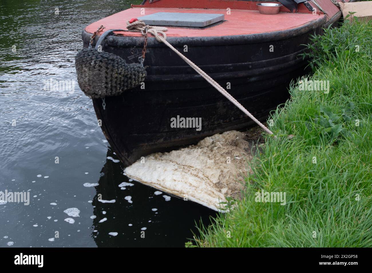 Harefield, UK. 22nd April, 2024. Pollution, foam and plant debris on ...