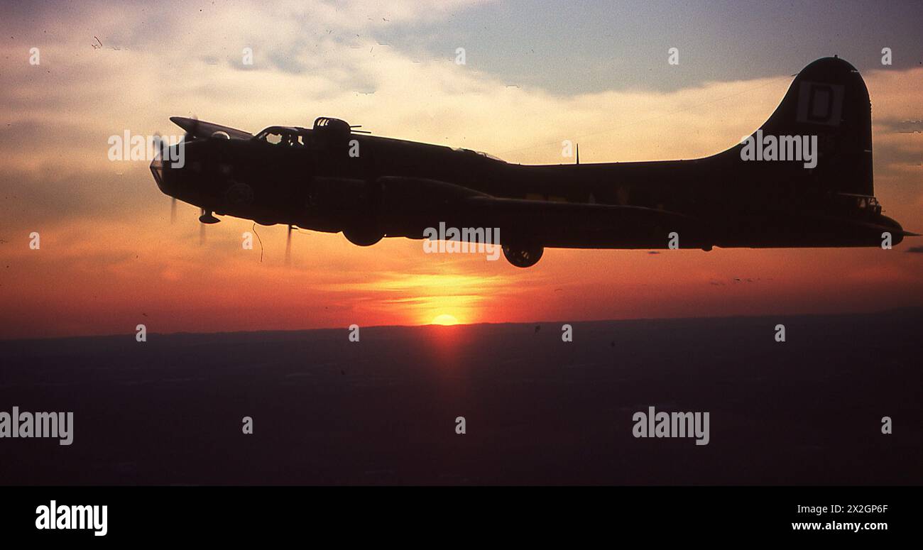 Boeing B17 Flying Fortress at sunset Stock Photo - Alamy