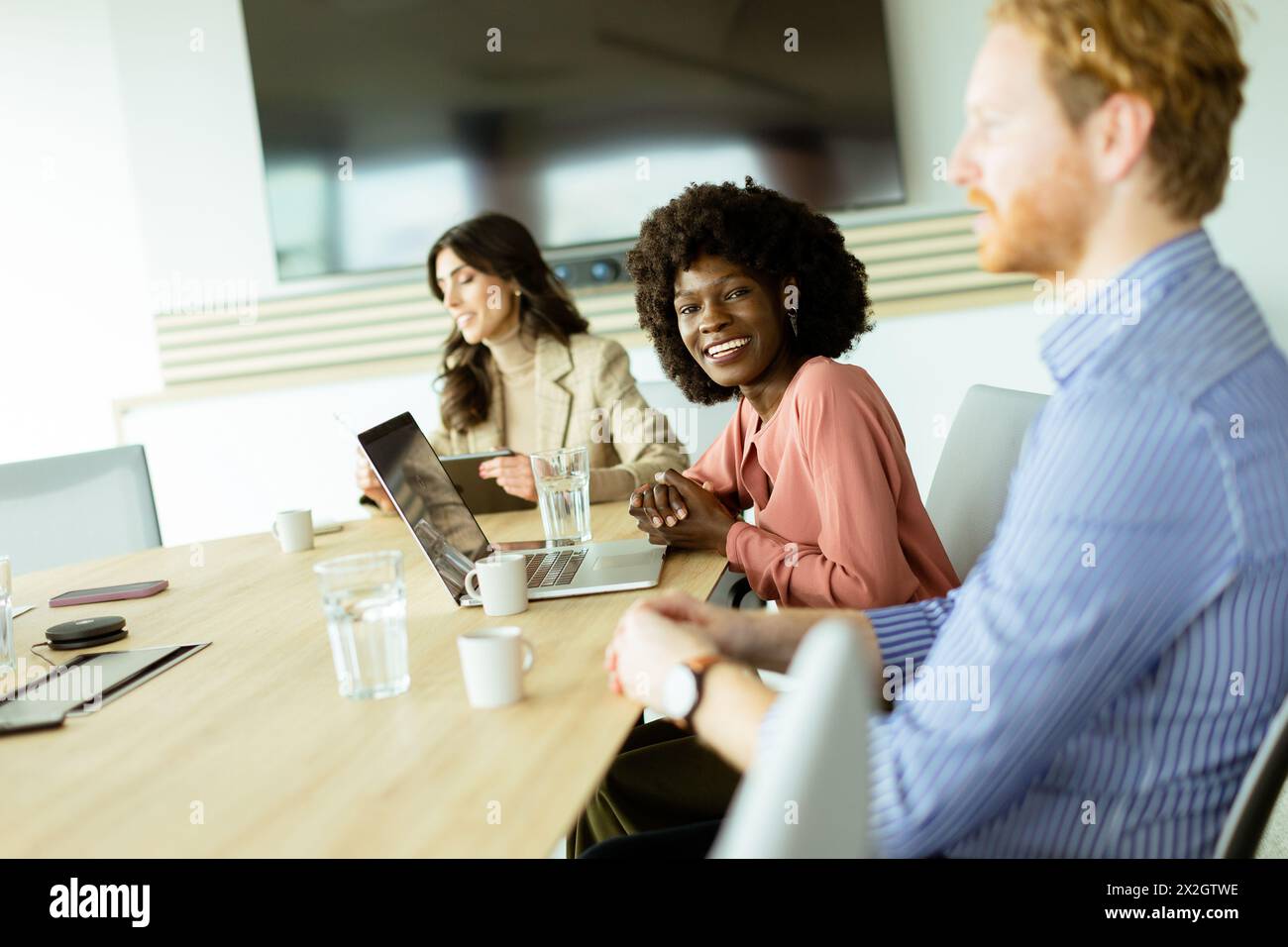 Dynamic workplace environment hi-res stock photography and images - Alamy