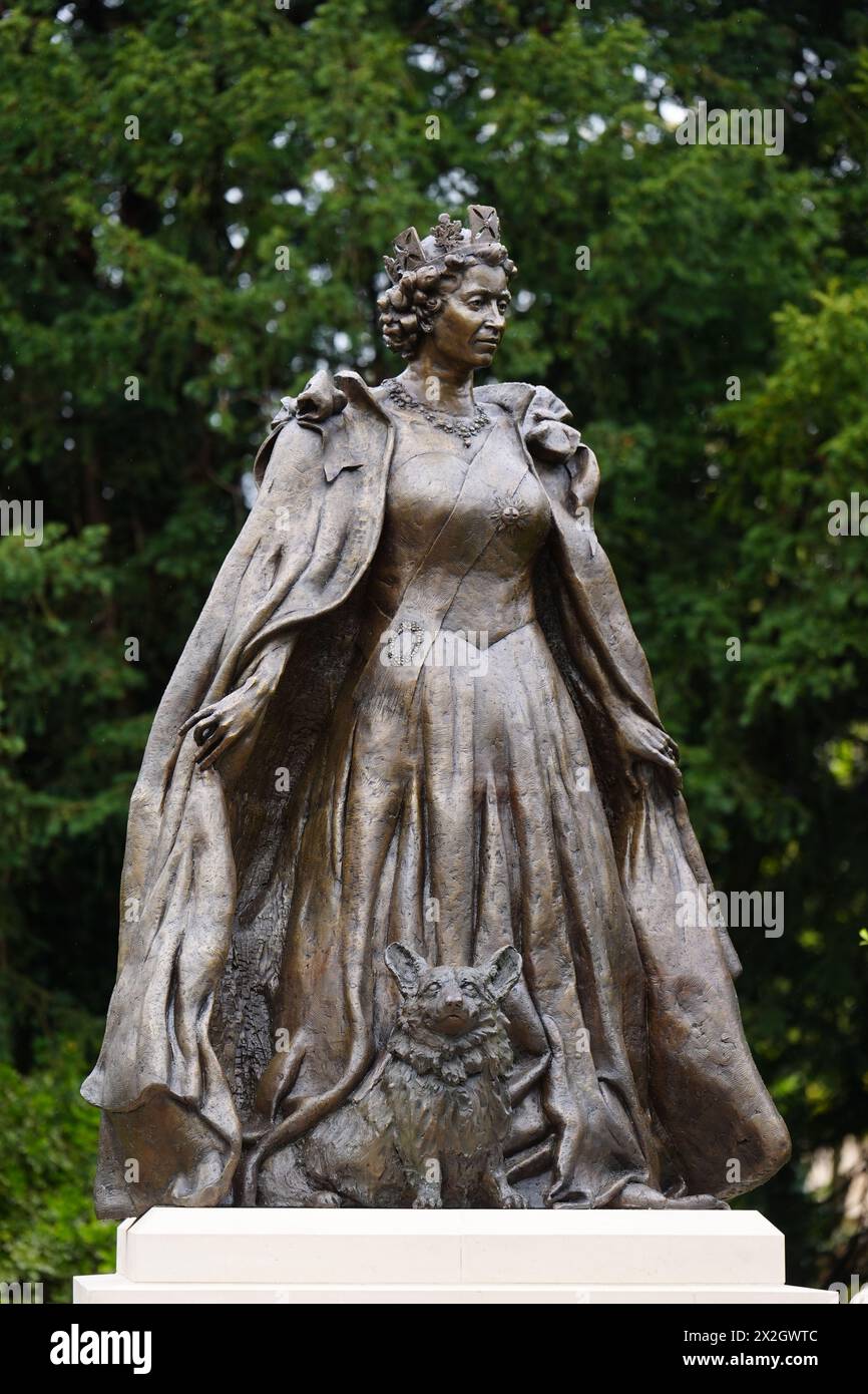 A statue of the late Queen Elizabeth II, the first to be commissioned ...