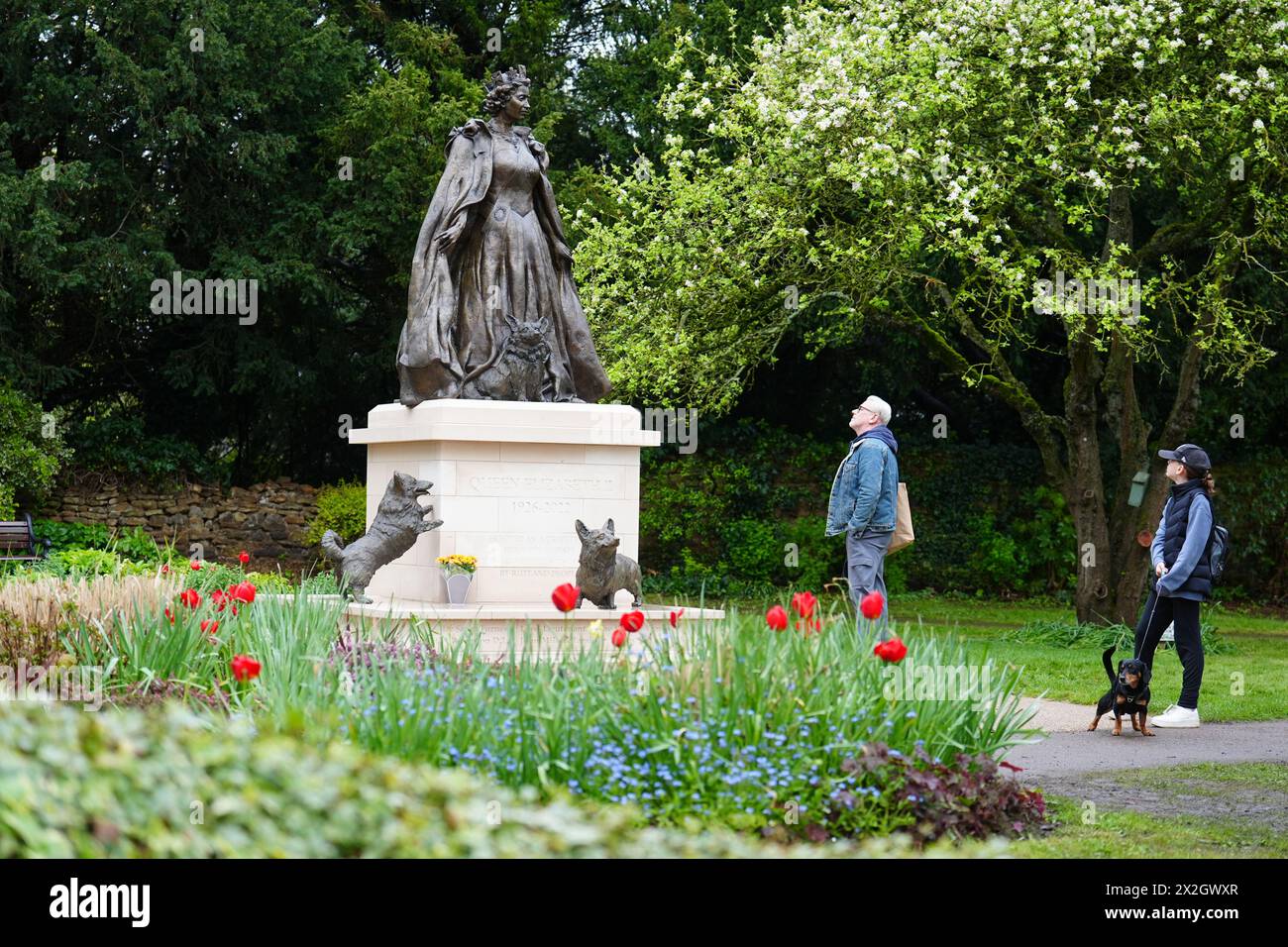 A statue of the late Queen Elizabeth II, the first to be commissioned ...