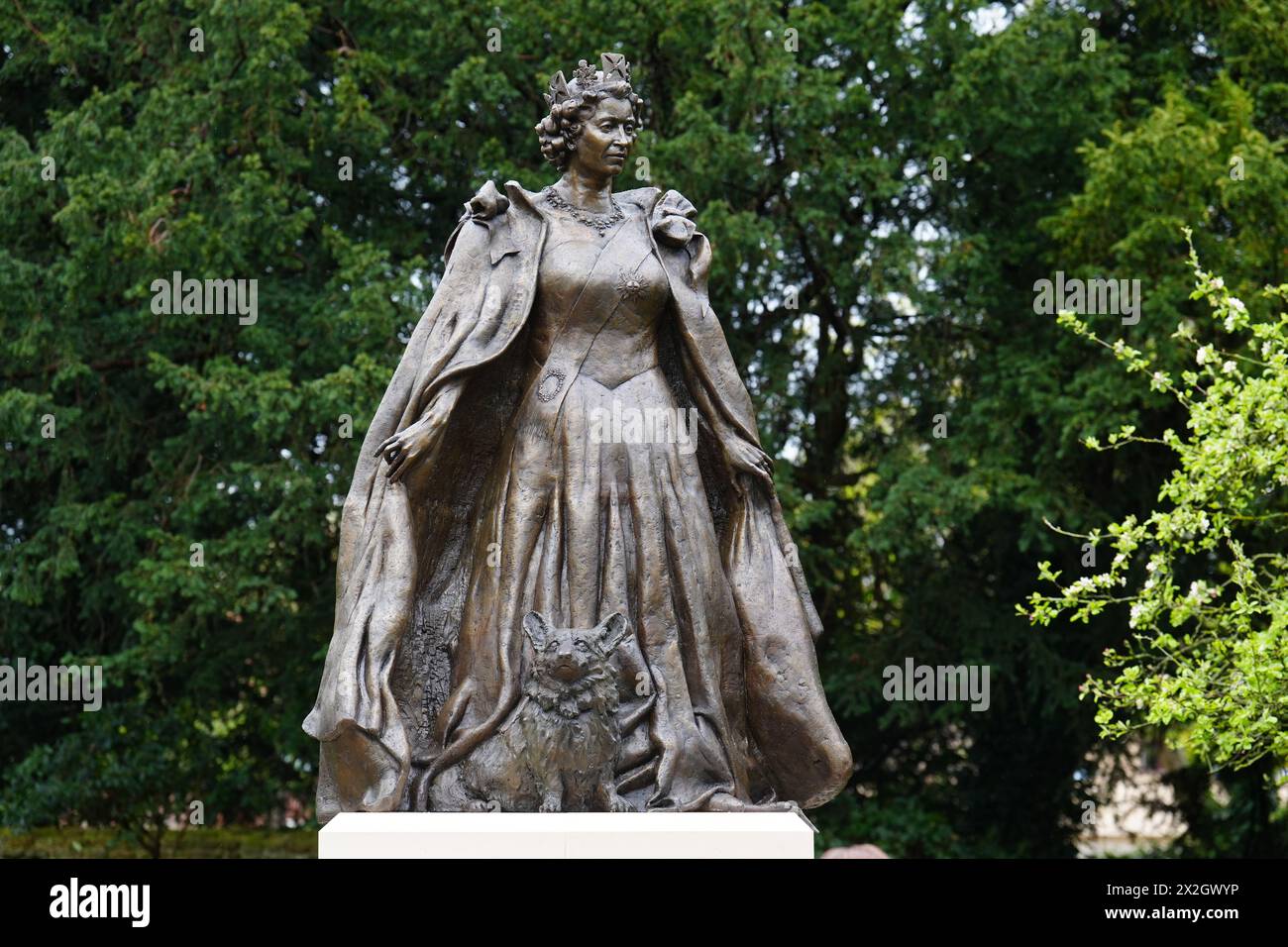 A statue of the late Queen Elizabeth II, the first to be commissioned ...