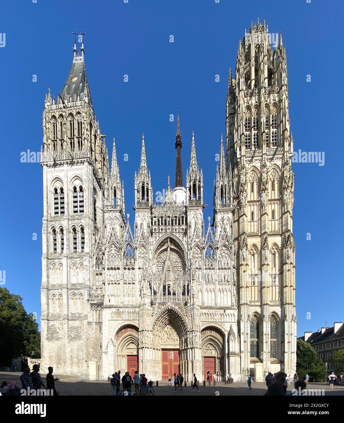 France burial place stone hi-res stock photography and images - Alamy