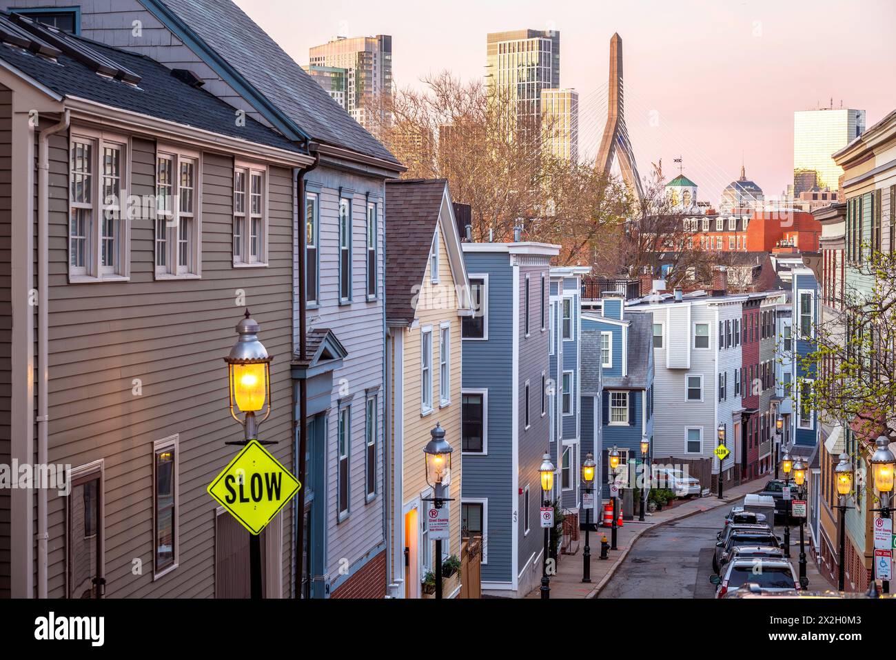 Boston skyline bunker hill monument hi-res stock photography and images ...