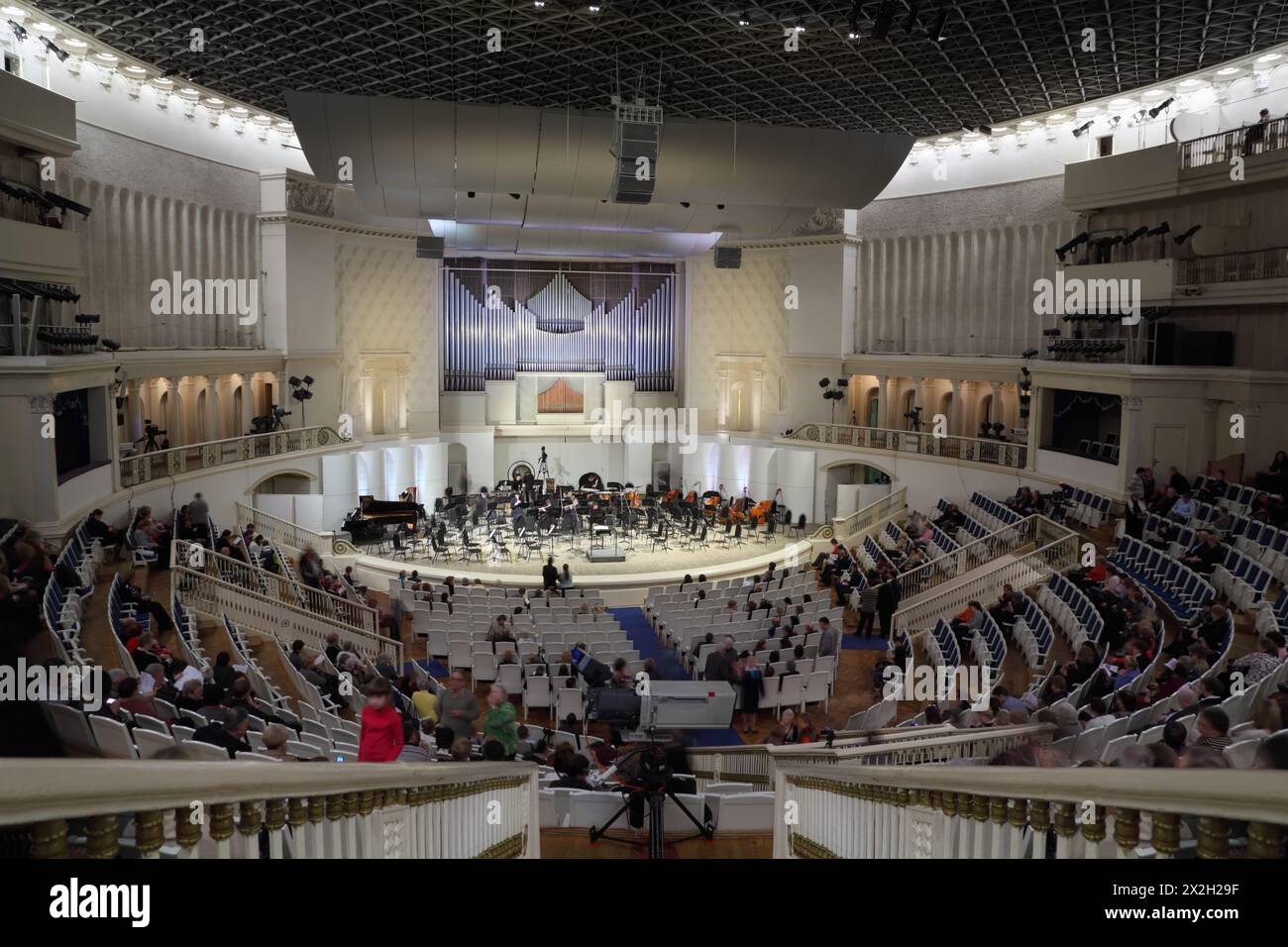 MOSCOW - FEBRUARY 26: People are seats before concert of Symphony ...