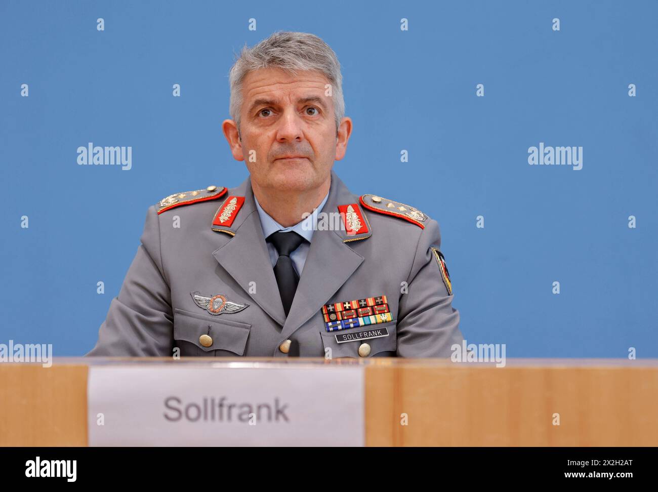 Generalleutnant Alexander Sollfrank, Kommandeur des Joint Support and ...