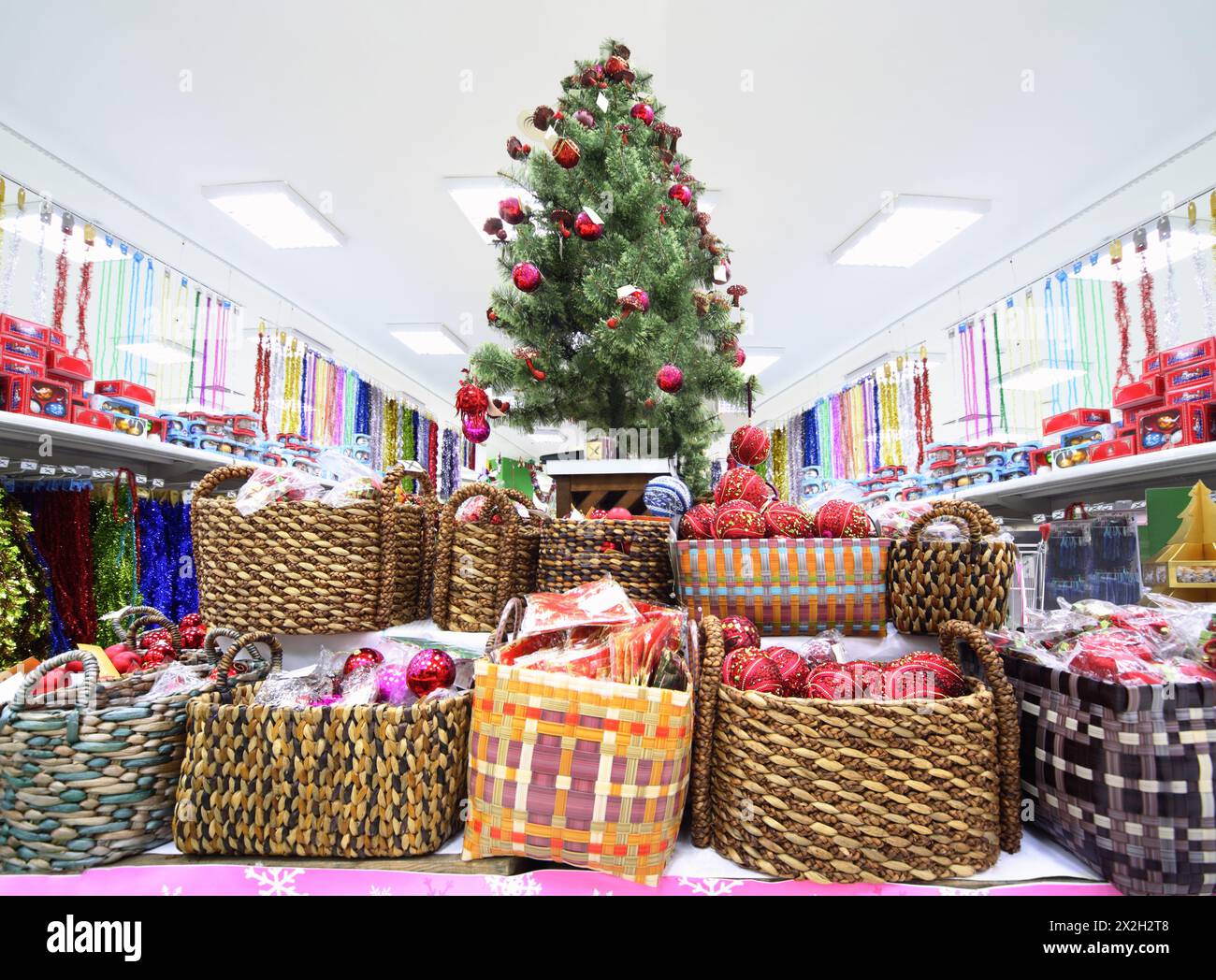 Supermarket shelves christmas hi-res stock photography and images - Alamy