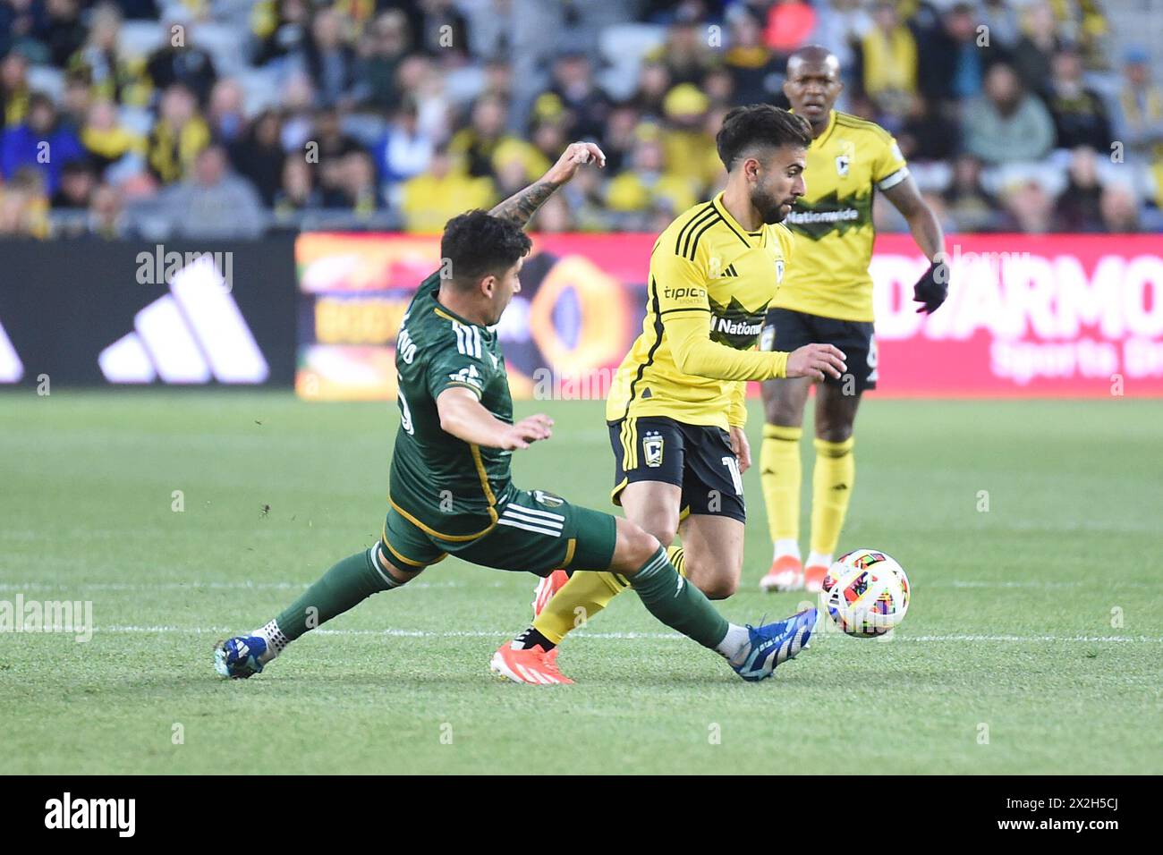 Portland defender claudio bravo hi-res stock photography and images - Alamy