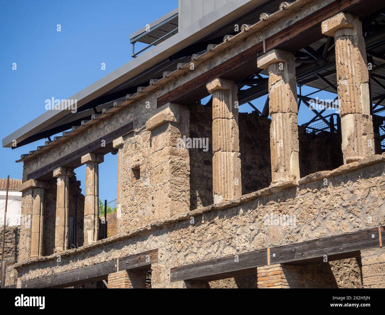 ancient ruined city in pompeii italy Stock Photo - Alamy
