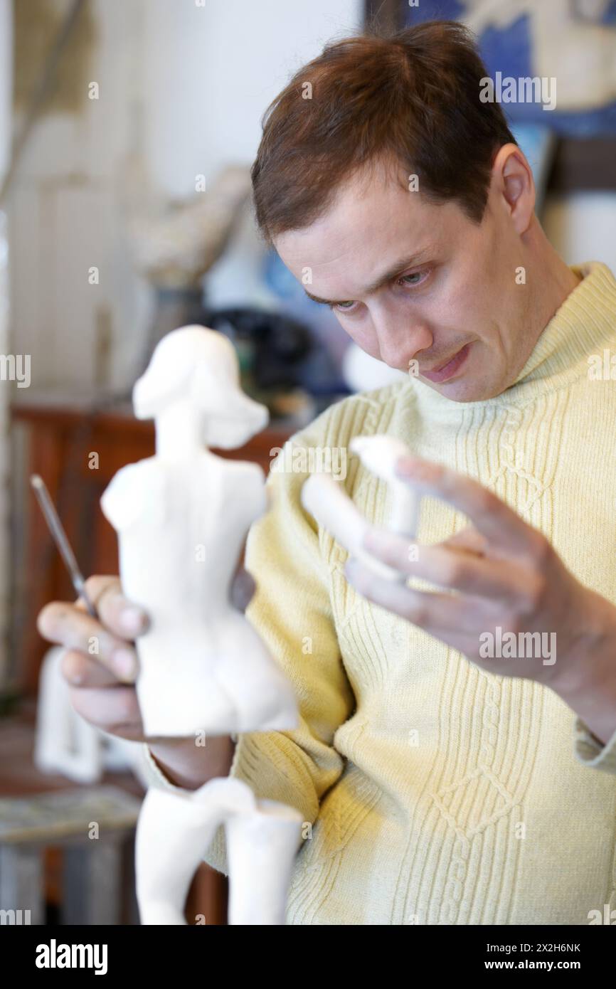 Body parts plaster hi-res stock photography and images - Alamy