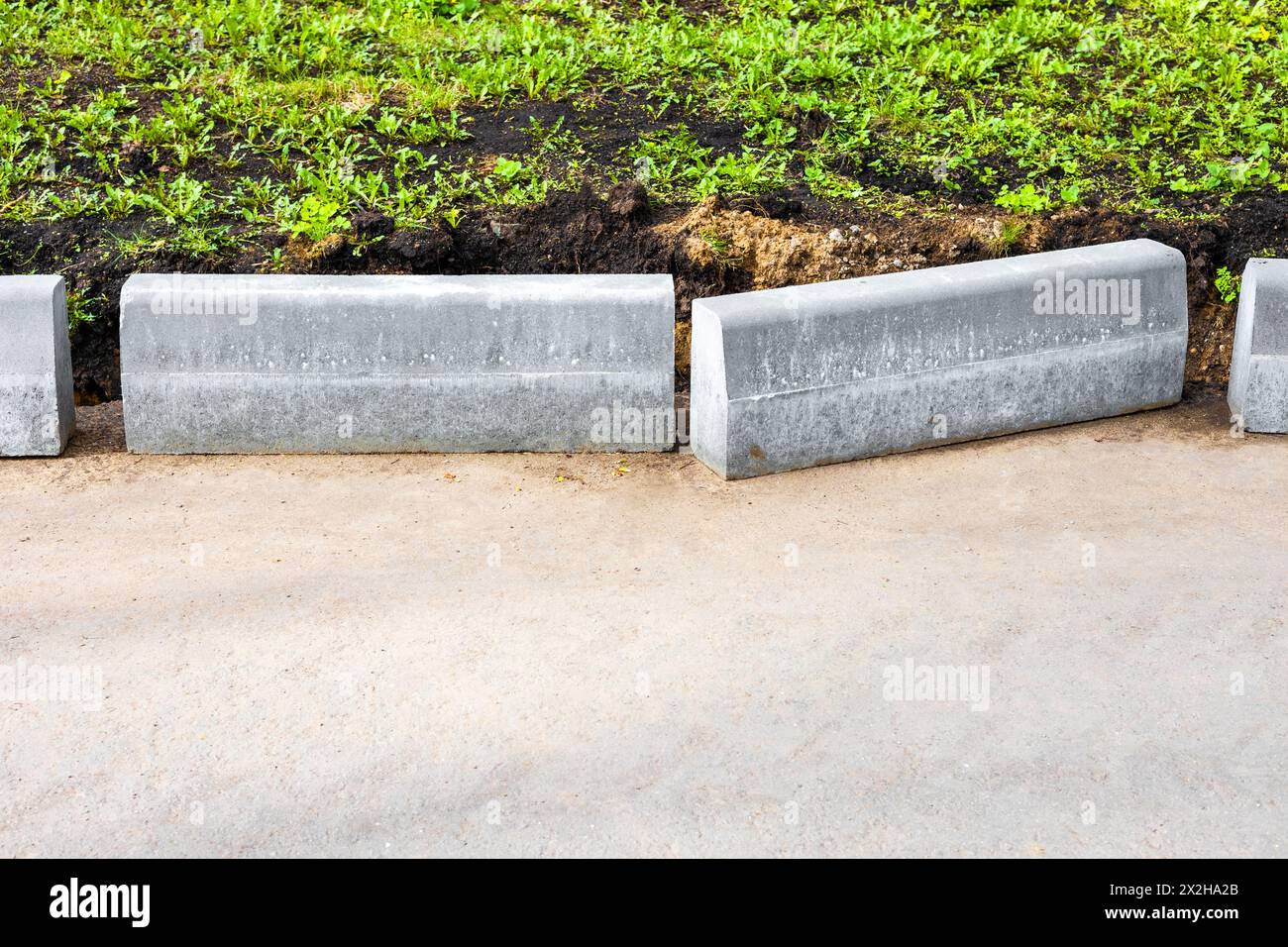 Curb stone hi-res stock photography and images - Alamy