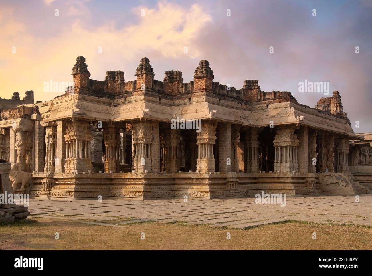 Ancient stone architecture ruins of the Vijaya Vitthala temple at Hampi ...