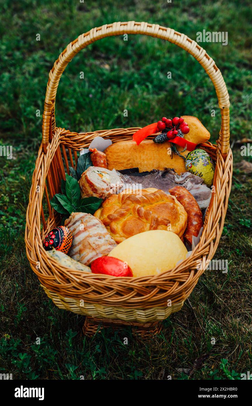 Traditional Hungarian easter basket in the grass Stock Photo - Alamy