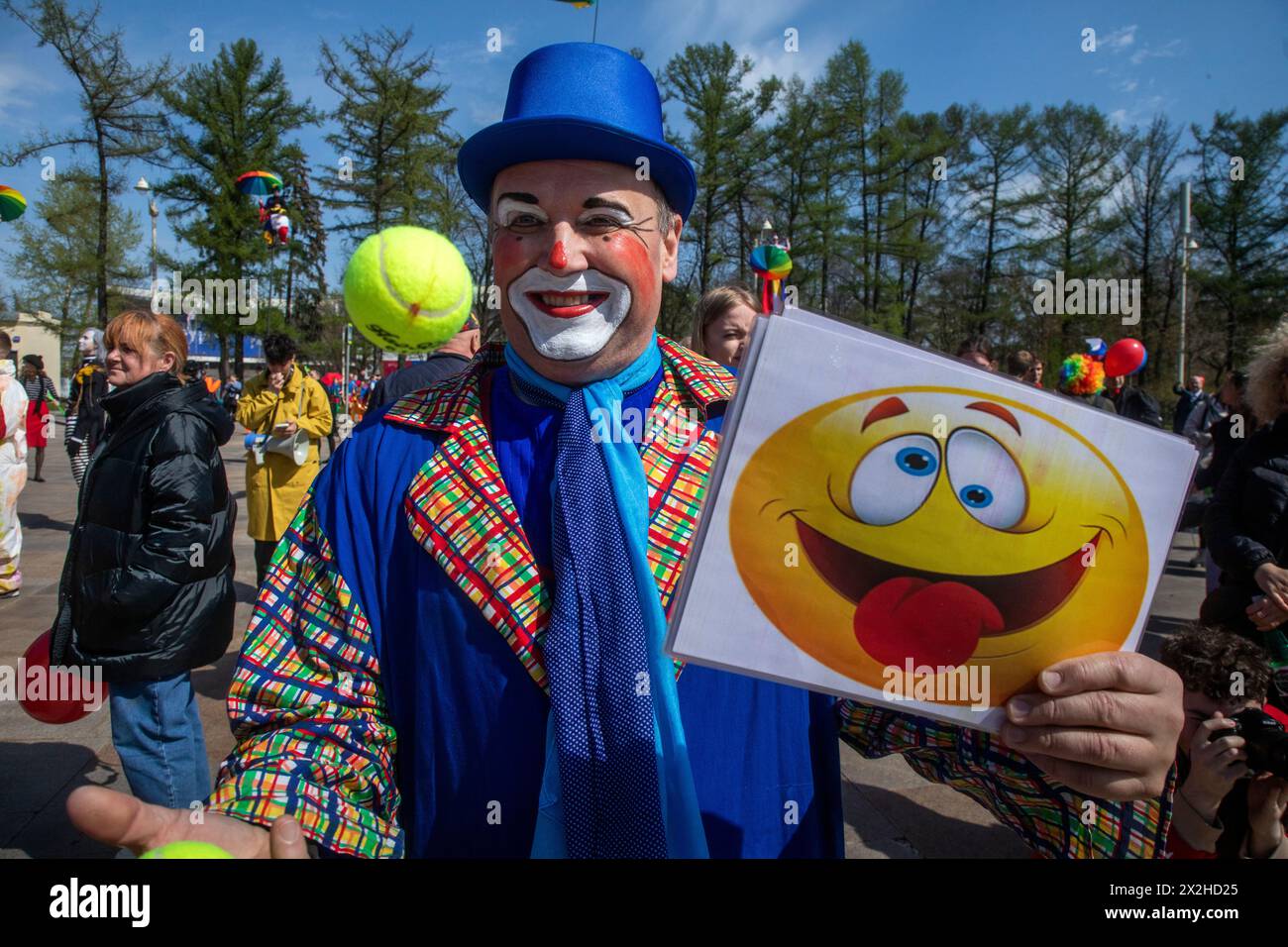 Moscow, Russia. 21st of April, 2024. People take part in the Art of ...